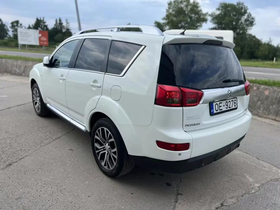 Balts Peugeot 4007 2010 Jēkabpils, ar dzinēja tilpumu 2.20 L un nobraukumu 270 tūkst. km par 6500 €, foto 8 vietnē AUTOMOTO.COM.LV