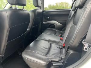 Balts Peugeot 4007 2010 Jēkabpils, ar dzinēja tilpumu 2.20 L un nobraukumu 270 tūkst. km par 6500 €, foto 14 vietnē AUTOMOTO.COM.LV