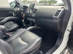 Balts Peugeot 4007 2010 Jēkabpils, ar dzinēja tilpumu 2.20 L un nobraukumu 270 tūkst. km par 6500 €, foto 18 vietnē AUTOMOTO.COM.LV