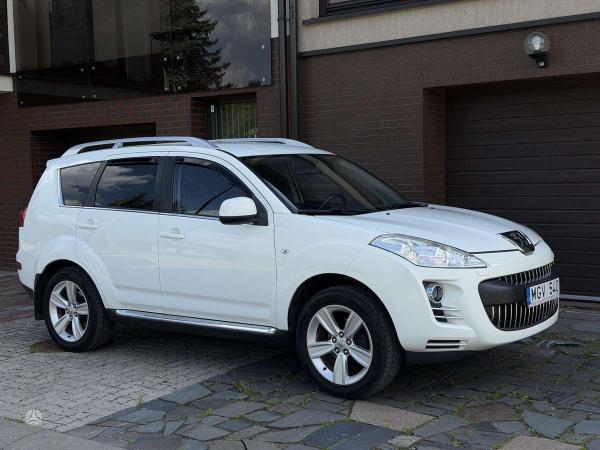White Peugeot 4007 2010 in Alytus, with an engine capacity of 2.18 L and mileage of 270 thousand km for 5150 €, photo 4 on AUTOMOTO.COM.LV
