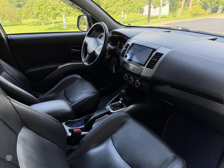 Balts Peugeot 4007 2010 Alīta, ar dzinēja tilpumu 2.18 L un nobraukumu 270 tūkst. km par 5150 €, foto 29 vietnē AUTOMOTO.COM.LV
