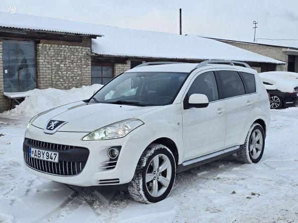 White Peugeot 4007 2011 in Taurage, with an engine capacity of 2.20 L and mileage of 298 thousand km for 4200 €, photo 1 on AUTOMOTO.COM.LV