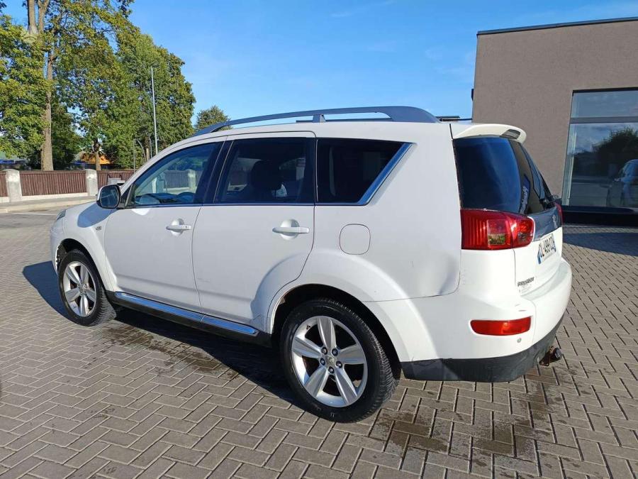 Balts Peugeot 4007 2012 Tauragė, ar dzinēja tilpumu 2.20 L un nobraukumu 326 tūkst. km par 3800 €, foto 5 vietnē AUTOMOTO.COM.LV