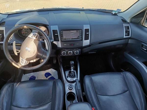 Balts Peugeot 4007 2012 Tauragė, ar dzinēja tilpumu 2.20 L un nobraukumu 326 tūkst. km par 3800 €, foto 8 vietnē AUTOMOTO.COM.LV