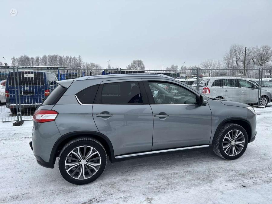 Grey Peugeot 4008 2012 in Marijampole, with an engine capacity of 1.56 L and mileage of 206 thousand km for 5450 €, photo 3 on AUTOMOTO.COM.LV