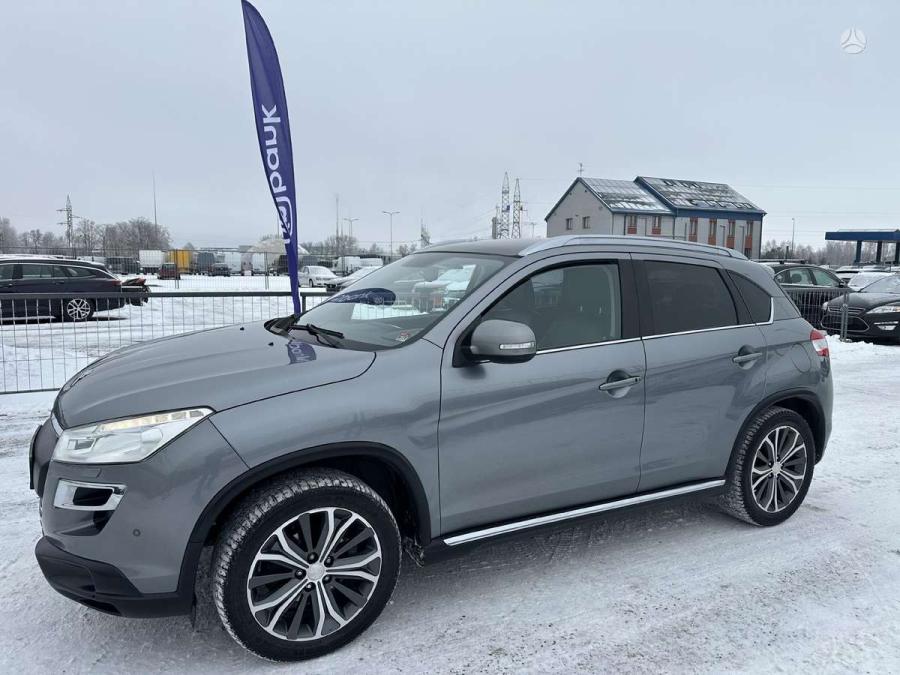 Grey Peugeot 4008 2012 in Marijampole, with an engine capacity of 1.56 L and mileage of 206 thousand km for 5450 €, photo 5 on AUTOMOTO.COM.LV
