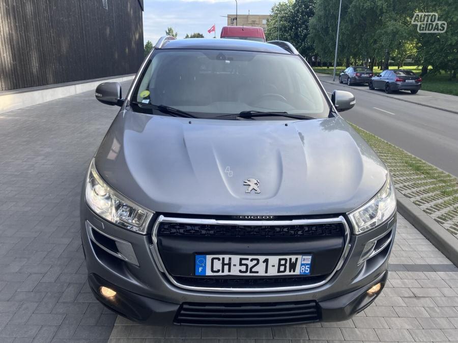 Grey Peugeot 4008 2012 in Siauliai, with an engine capacity of 1.60 L and mileage of 151 thousand km for 5999 €, photo 3 on AUTOMOTO.COM.LV