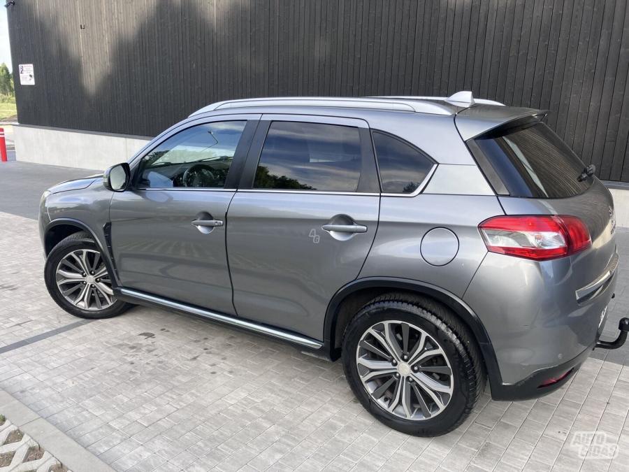 Grey Peugeot 4008 2013 in Siauliai, with an engine capacity of 1.80 L and mileage of 195 thousand km for 5999 €, photo 4 on AUTOMOTO.COM.LV