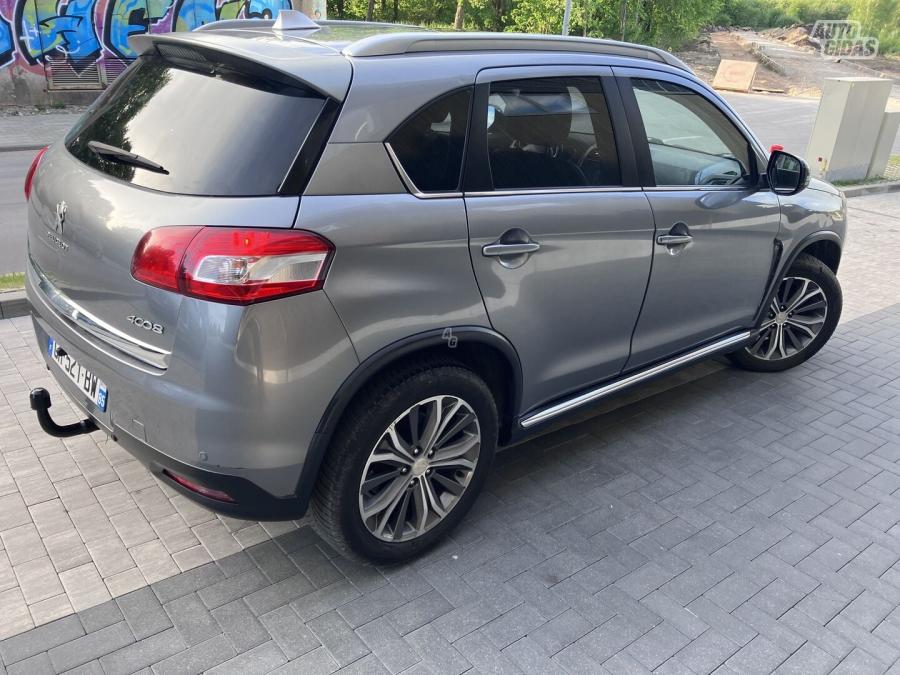 Grey Peugeot 4008 2013 in Siauliai, with an engine capacity of 1.80 L and mileage of 195 thousand km for 5999 €, photo 8 on AUTOMOTO.COM.LV
