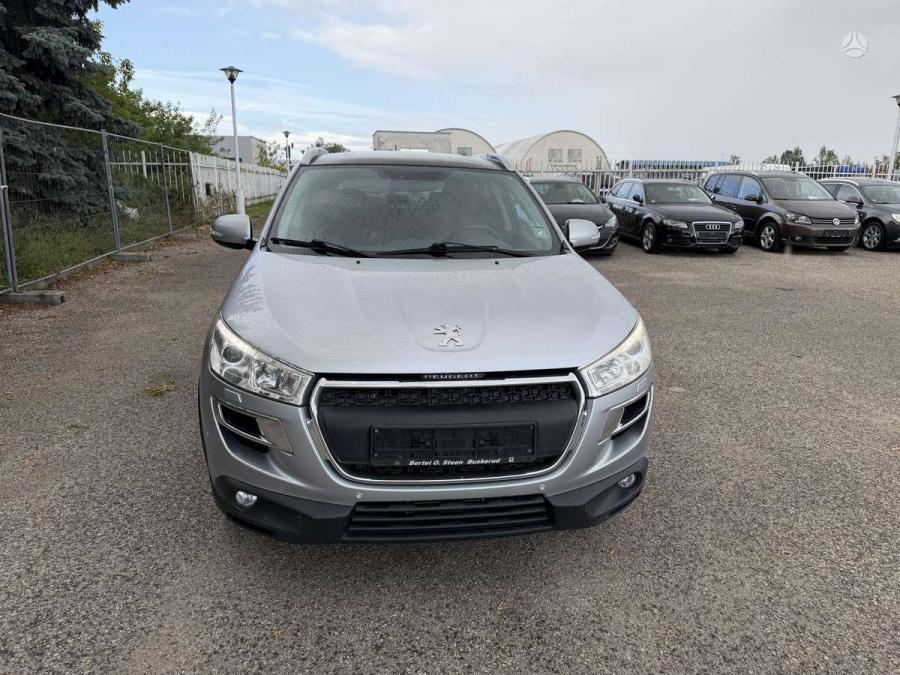 Pelēks Peugeot 4008 2013 Marijampole, ar dzinēja tilpumu 1.56 L un nobraukumu 277 tūkst. km par 4650 €, foto 3 vietnē AUTOMOTO.COM.LV