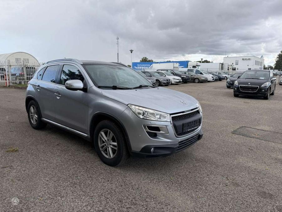 Pelēks Peugeot 4008 2013 Marijampole, ar dzinēja tilpumu 1.56 L un nobraukumu 277 tūkst. km par 4650 €, foto 4 vietnē AUTOMOTO.COM.LV
