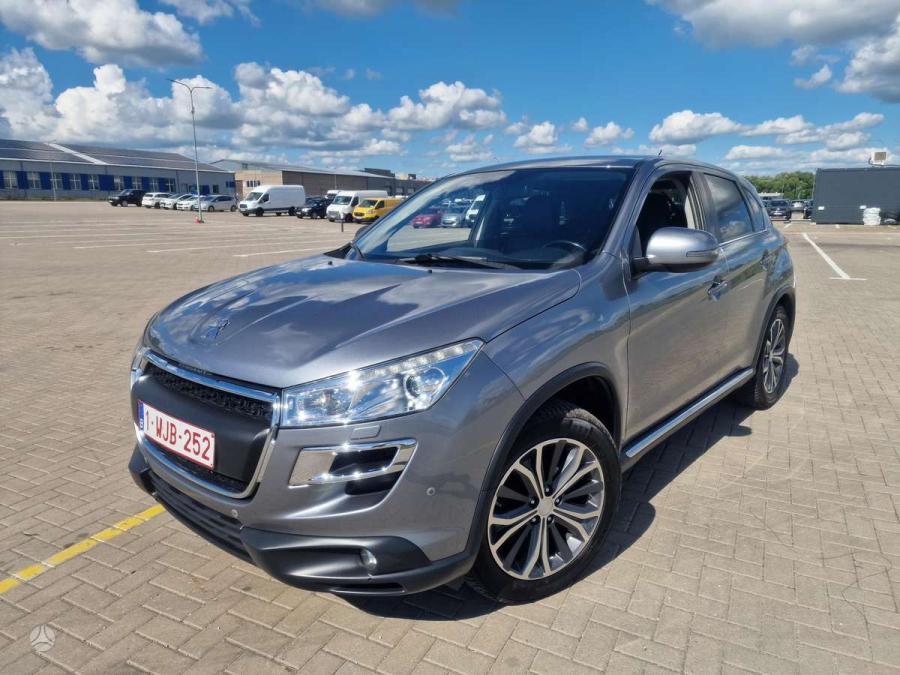 Grey Peugeot 4008 2015 in Taurage, with an engine capacity of 1.56 L and mileage of 252 thousand km for 5900 €, photo 1 on AUTOMOTO.COM.LV