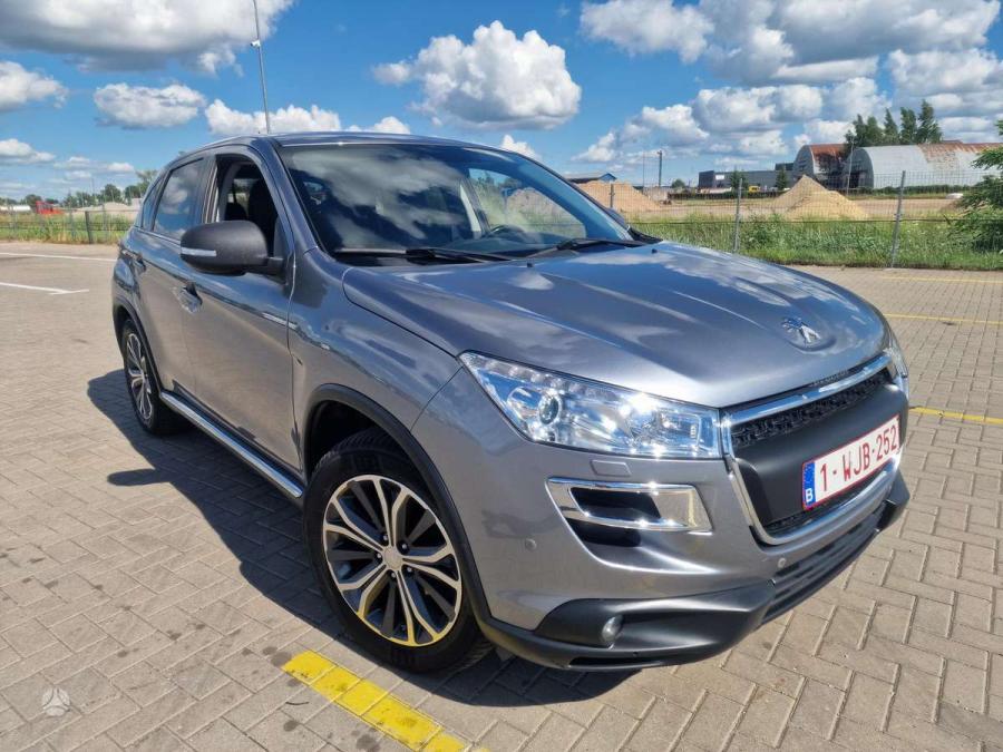 Grey Peugeot 4008 2015 in Taurage, with an engine capacity of 1.56 L and mileage of 252 thousand km for 5900 €, photo 4 on AUTOMOTO.COM.LV
