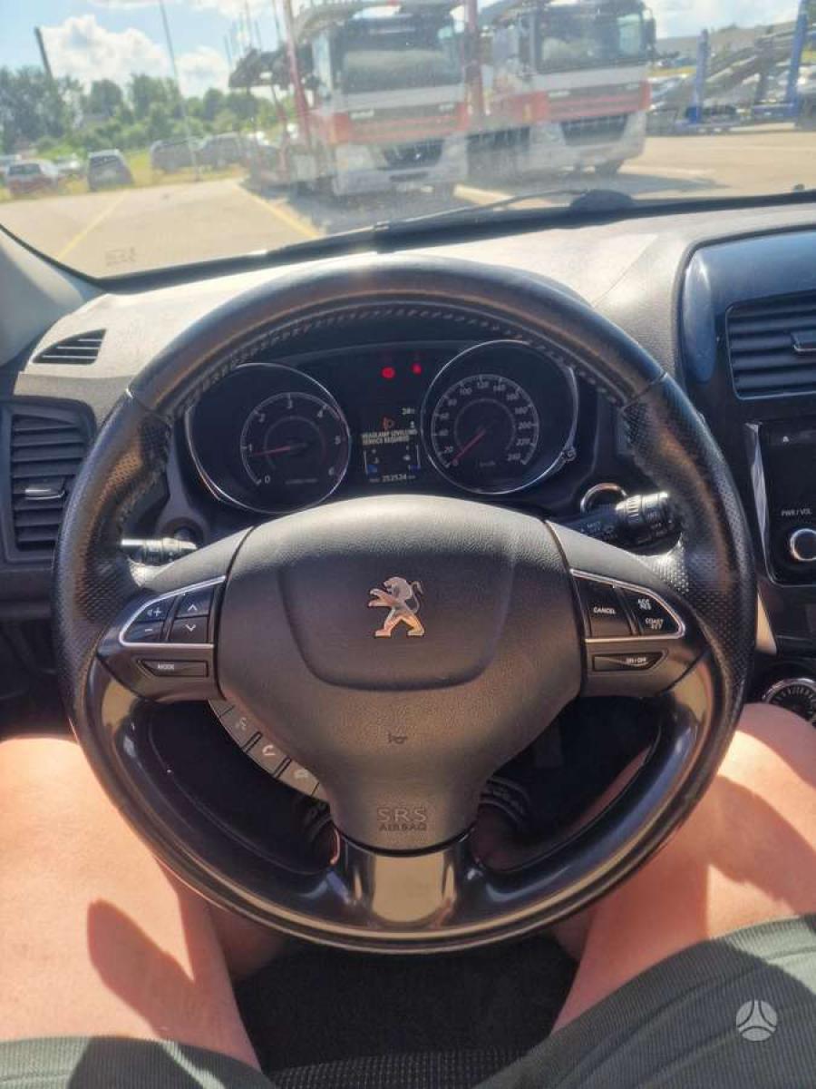 Grey Peugeot 4008 2015 in Taurage, with an engine capacity of 1.56 L and mileage of 252 thousand km for 5900 €, photo 18 on AUTOMOTO.COM.LV