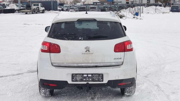 White Peugeot 4008 2012 in Marijampole, with an engine capacity of 1.56 L and mileage of 279 thousand km for 4500 €, photo 4 on AUTOMOTO.COM.LV