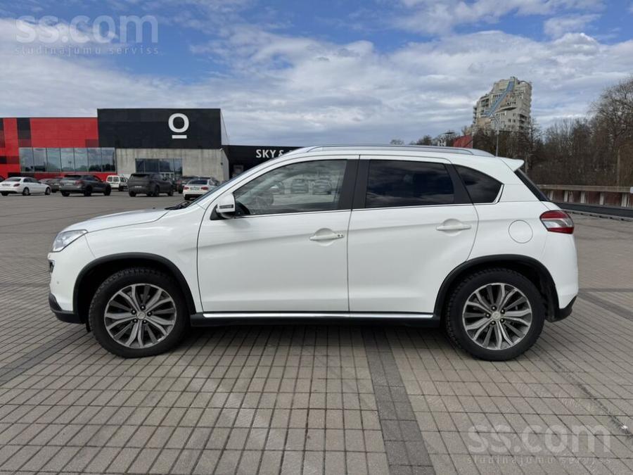 White Peugeot 4008 2013 in Riga, with an engine capacity of 1.80 L and mileage of 206 thousand km for 5300 €, photo 6 on AUTOMOTO.COM.LV