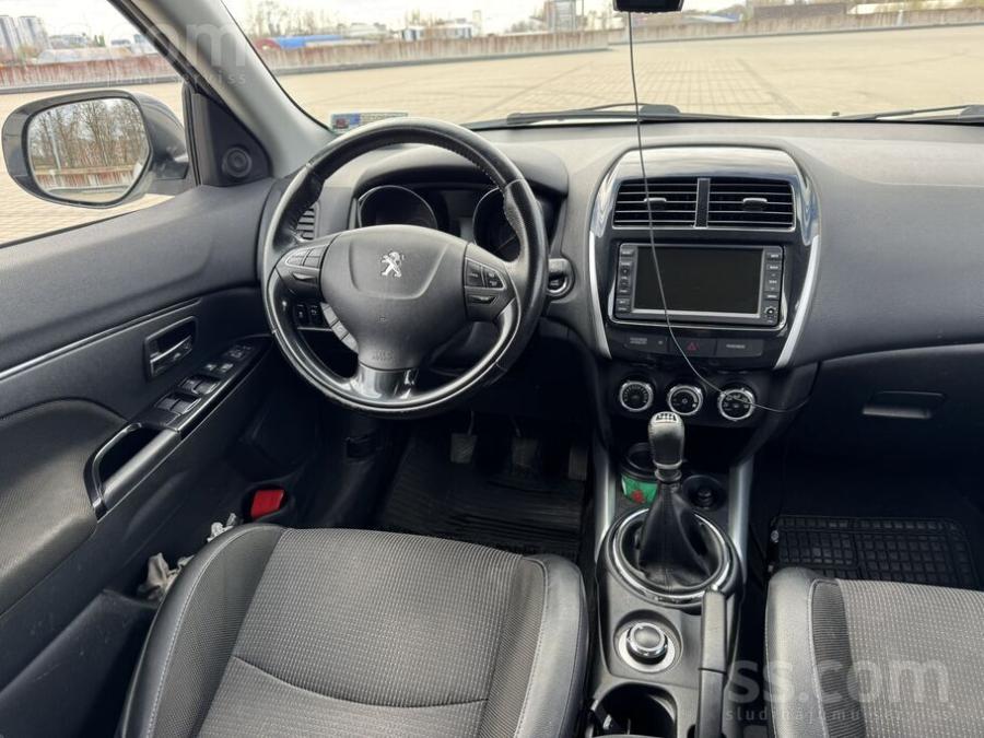 White Peugeot 4008 2013 in Riga, with an engine capacity of 1.80 L and mileage of 206 thousand km for 5300 €, photo 12 on AUTOMOTO.COM.LV