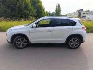 Balts Peugeot 4008 2013 Panevēža, ar dzinēja tilpumu 1.80 L un nobraukumu 236 tūkst. km par 5650 €, foto 3 vietnē AUTOMOTO.COM.LV