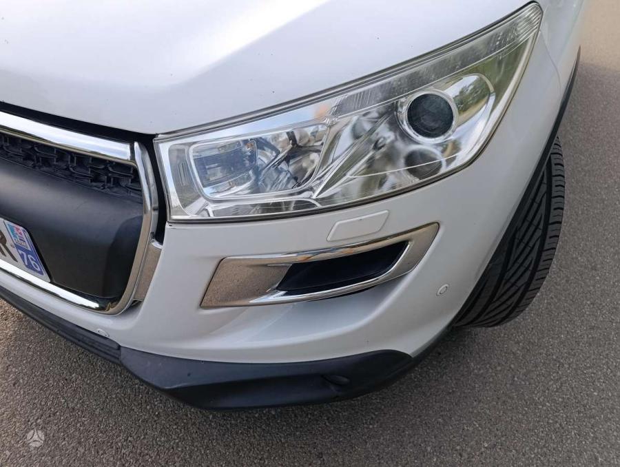 Balts Peugeot 4008 2013 Panevēža, ar dzinēja tilpumu 1.80 L un nobraukumu 236 tūkst. km par 5650 €, foto 9 vietnē AUTOMOTO.COM.LV