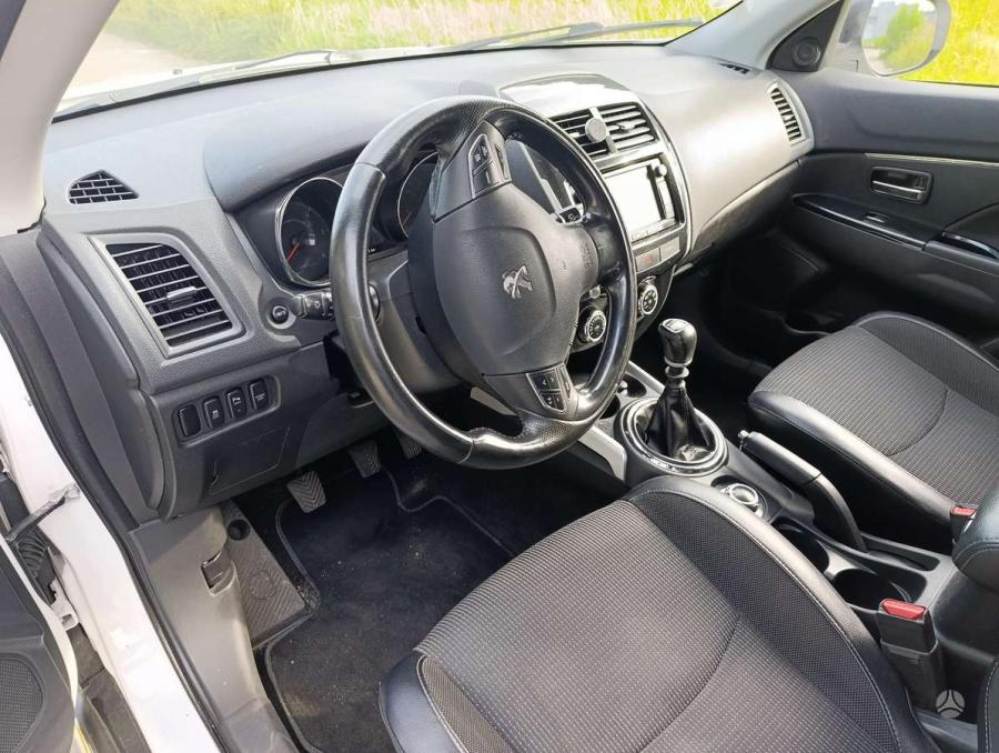 Balts Peugeot 4008 2013 Panevēža, ar dzinēja tilpumu 1.80 L un nobraukumu 236 tūkst. km par 5650 €, foto 14 vietnē AUTOMOTO.COM.LV