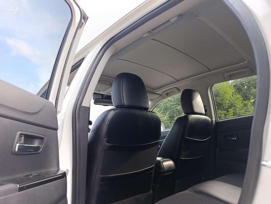 Balts Peugeot 4008 2013 Panevēža, ar dzinēja tilpumu 1.80 L un nobraukumu 236 tūkst. km par 5650 €, foto 17 vietnē AUTOMOTO.COM.LV