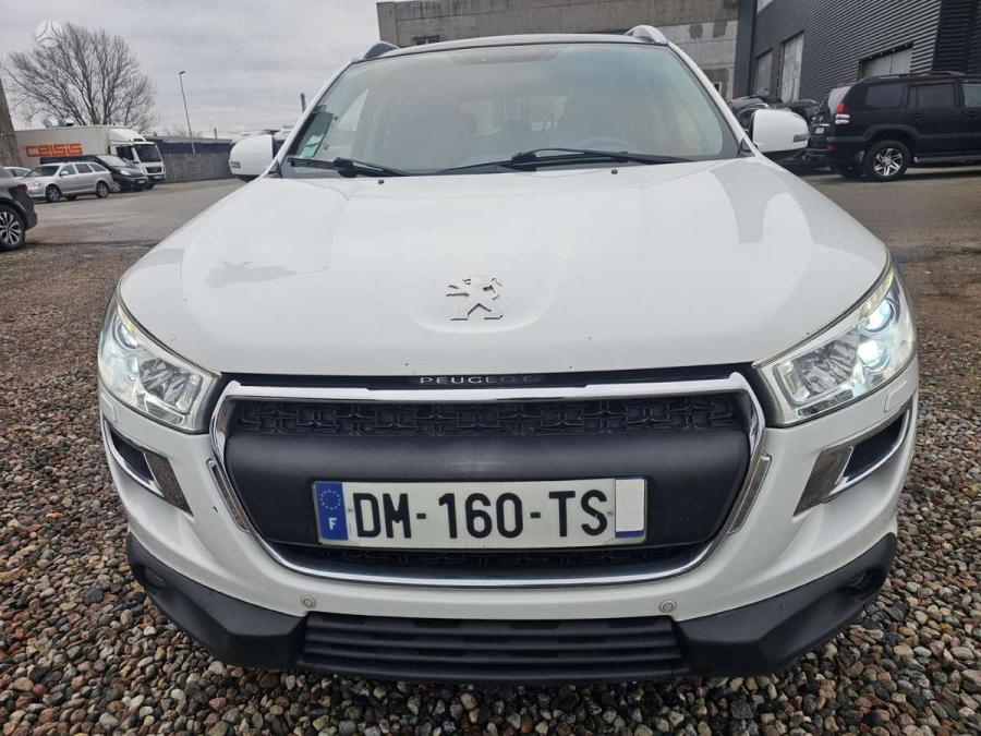 White Peugeot 4008 2014 in Taurage, with an engine capacity of 1.80 L and mileage of 250 thousand km for 5500 €, photo 1 on AUTOMOTO.COM.LV