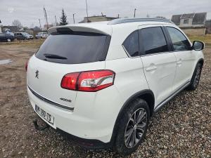 White Peugeot 4008 2014 in Taurage, with an engine capacity of 1.80 L and mileage of 250 thousand km for 5500 €, photo 7 on AUTOMOTO.COM.LV