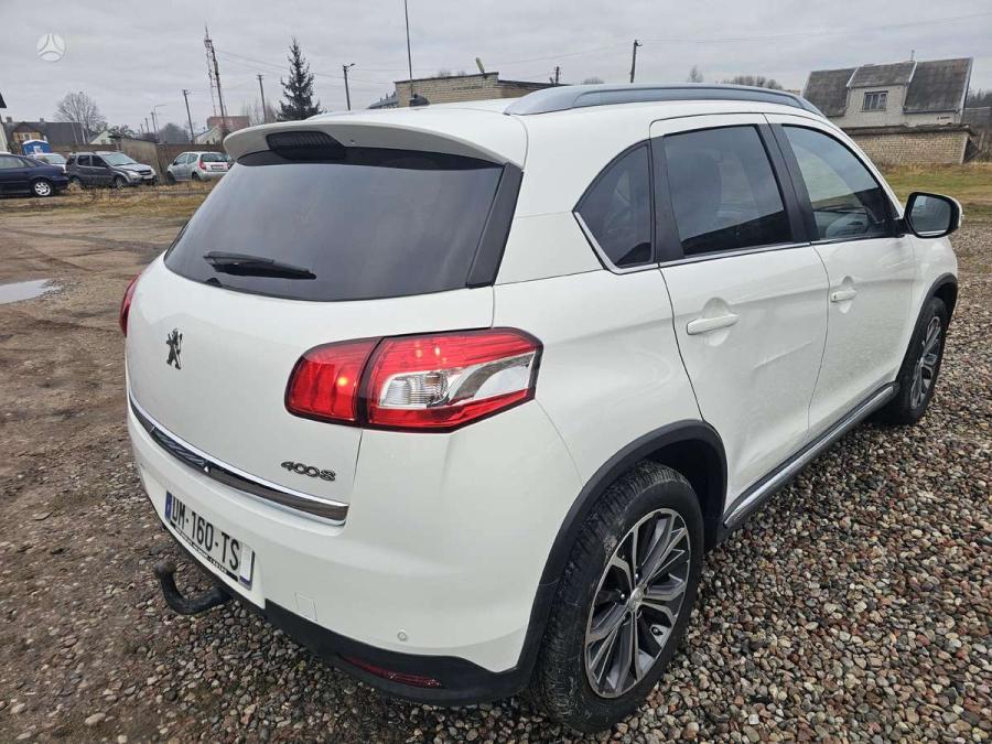 White Peugeot 4008 2014 in Taurage, with an engine capacity of 1.80 L and mileage of 250 thousand km for 5500 €, photo 7 on AUTOMOTO.COM.LV