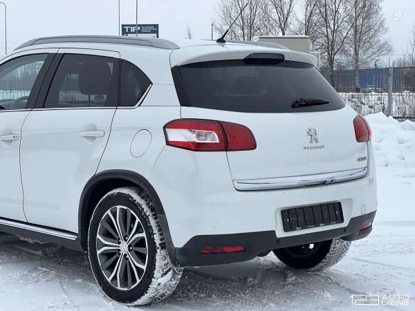 White Peugeot 4008 2014 in Taurage, with an engine capacity of 1.60 L and mileage of 271 thousand km for 6200 €, photo 10 on AUTOMOTO.COM.LV
