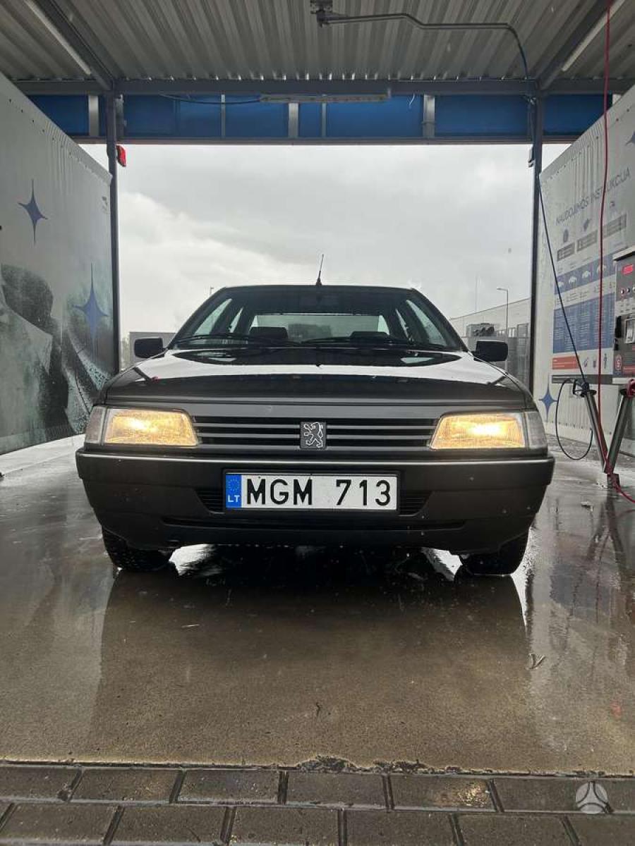 Peugeot 405 1994 Viļņa, ar dzinēja tilpumu 1.91 L un nobraukumu 123 tūkst. km par 3500 €, foto 1 vietnē AUTOMOTO.COM.LV
