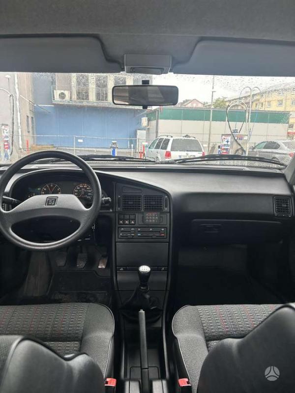 Peugeot 405 1994 Viļņa, ar dzinēja tilpumu 1.91 L un nobraukumu 123 tūkst. km par 3500 €, foto 8 vietnē AUTOMOTO.COM.LV