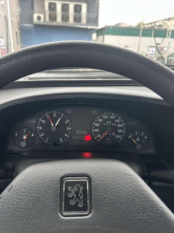 Peugeot 405 1994 Viļņa, ar dzinēja tilpumu 1.91 L un nobraukumu 123 tūkst. km par 3500 €, foto 10 vietnē AUTOMOTO.COM.LV