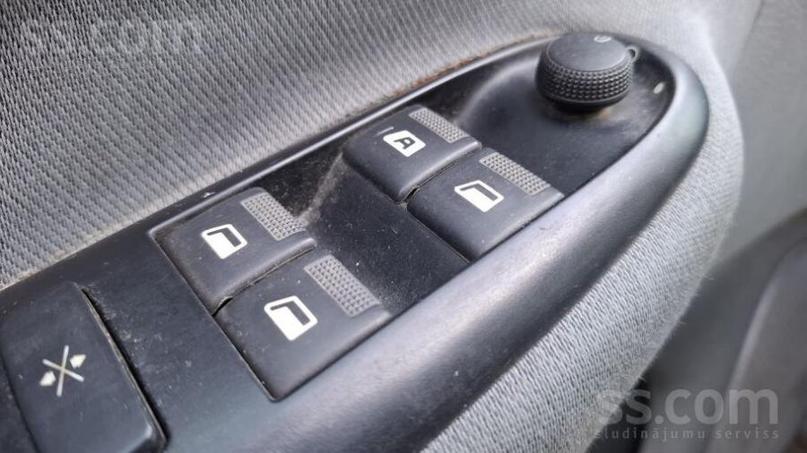 Melns Peugeot 406 2000 Daugavpils, ar dzinēja tilpumu 2.00 L un nobraukumu 240 tūkst. km par 1100 €, foto 20 vietnē AUTOMOTO.COM.LV