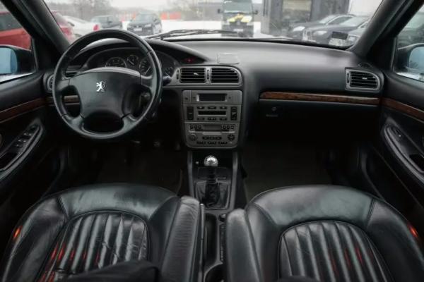 Blue Peugeot 406 2004 in Liepaja, with an engine capacity of 1.80 L and mileage of 284 thousand km for 1200 €, photo 7 on AUTOMOTO.COM.LV