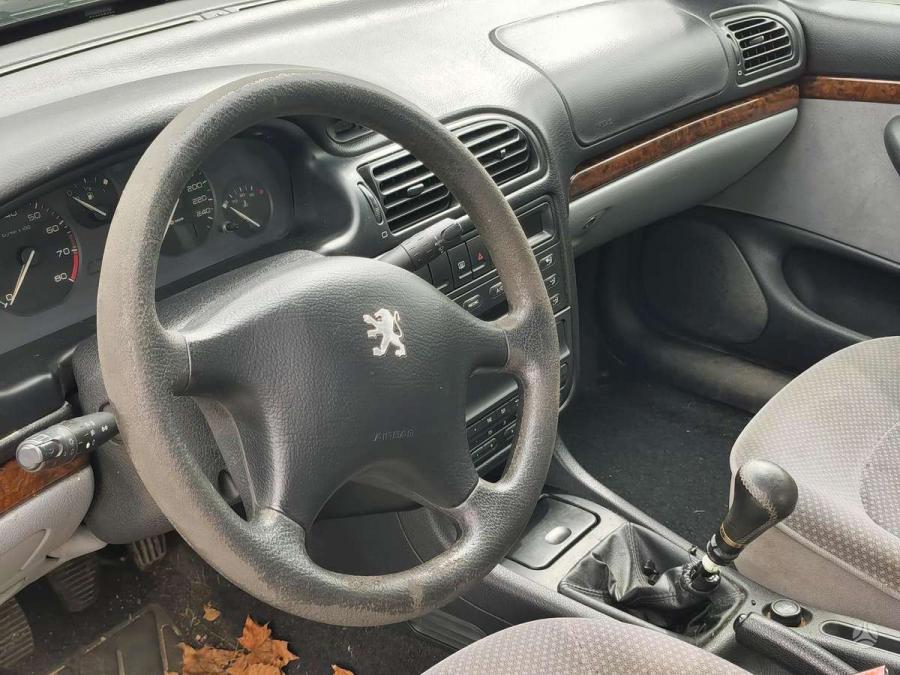 Green Peugeot 406 1998 in Taurage, with an engine capacity of 1.76 L and mileage of 154 thousand km for 600 €, photo 8 on AUTOMOTO.COM.LV