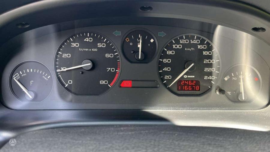 Pelēks Peugeot 406 1996 Viļņa, ar dzinēja tilpumu 2.00 L un nobraukumu 120 tūkst. km par 1500 €, foto 24 vietnē AUTOMOTO.COM.LV