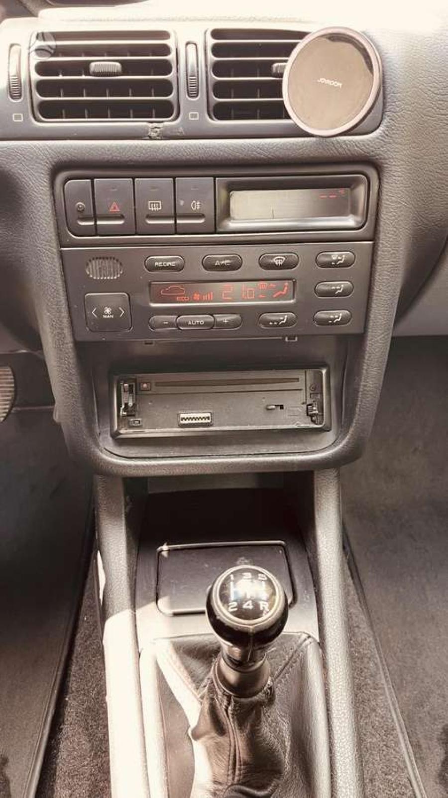 Pelēks Peugeot 406 1996 Viļņa, ar dzinēja tilpumu 2.00 L un nobraukumu 120 tūkst. km par 1500 €, foto 25 vietnē AUTOMOTO.COM.LV