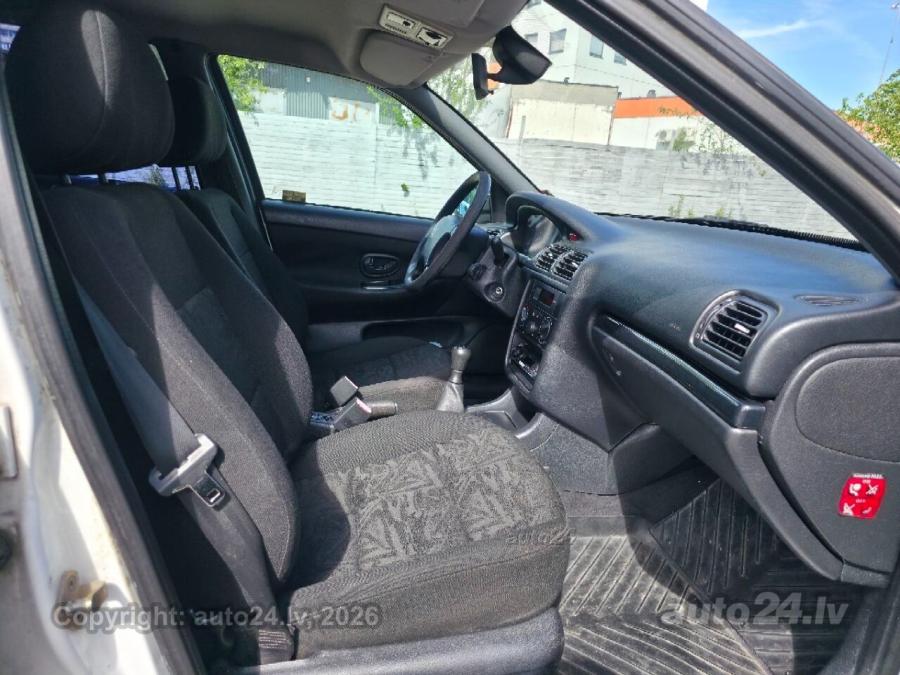 Белый Пежо 406 2003 в Таллин, объемом двигателя 1.70 л и пробегом 288 тыс. км за 599 €, фото 7 на AUTOMOTO.COM.LV