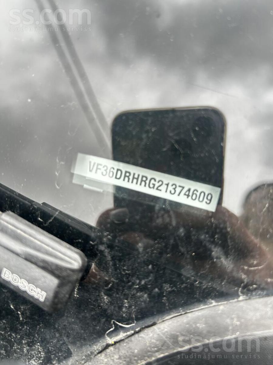 Черный Пежо 407 2005 в Резекне, объемом двигателя 1.90 л и пробегом 290 тыс. км за 1000 €, фото 11 на AUTOMOTO.COM.LV