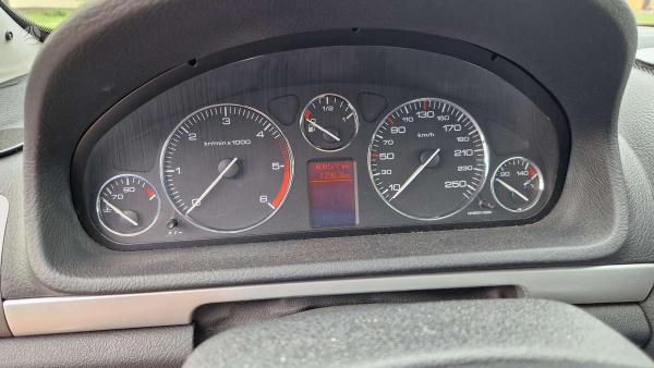 Black Peugeot 407 2006 in Druskininkai, with an engine capacity of 1.60 L and mileage of 410 thousand km for 1000 €, photo 5 on AUTOMOTO.COM.LV