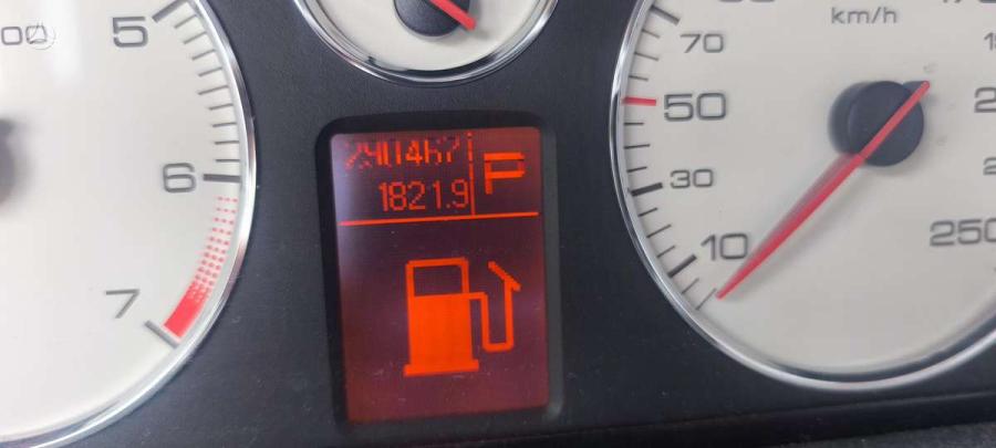 Black Peugeot 407 2007 in Kaunas, with an engine capacity of 2.23 L and mileage of 290 thousand km for 700 €, photo 9 on AUTOMOTO.COM.LV