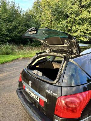 Black Peugeot 407 2006 in Vilkaviskis, with an engine capacity of 2.00 L and mileage of 333 thousand km for 1300 €, photo 14 on AUTOMOTO.COM.LV