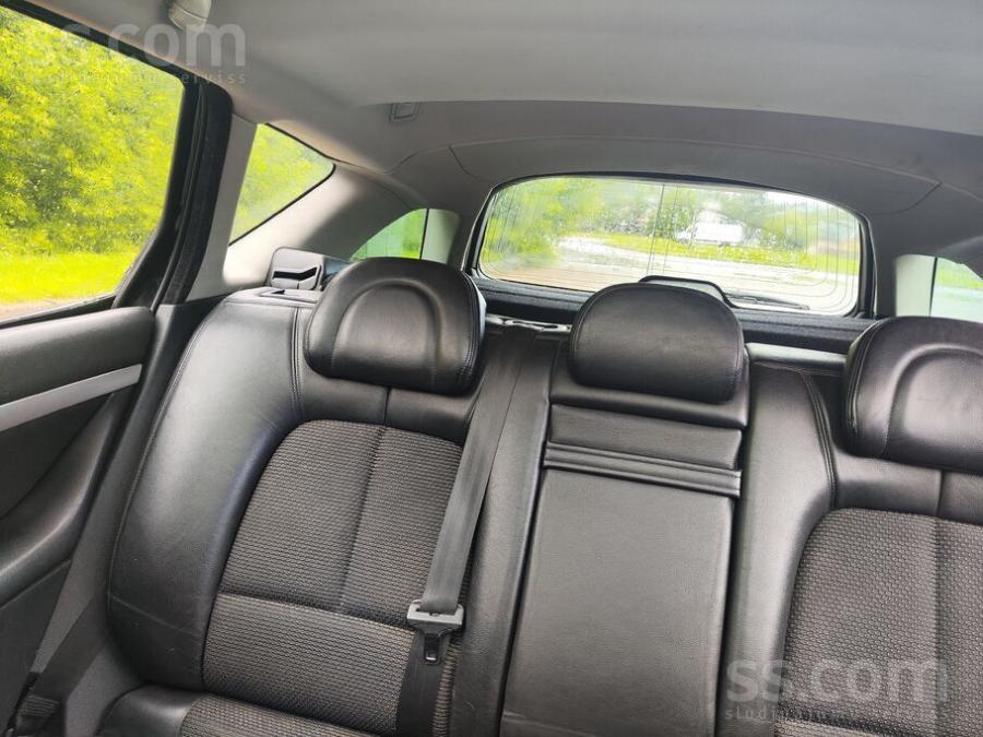 Melns Peugeot 407 2007 Daugavpils, ar dzinēja tilpumu 2.00 L un nobraukumu 284 tūkst. km par 1600 €, foto 10 vietnē AUTOMOTO.COM.LV