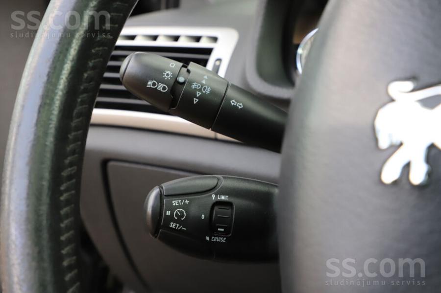 Melns Peugeot 407 2007 Tukums, ar dzinēja tilpumu 2.70 L un nobraukumu 367 tūkst. km par 2300 €, foto 10 vietnē AUTOMOTO.COM.LV