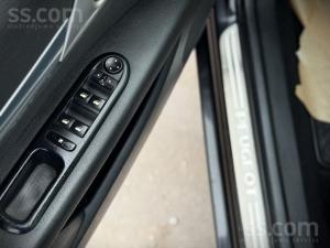 Melns Peugeot 407 2007 Jelgava, ar dzinēja tilpumu 2.00 L un nobraukumu 266 tūkst. km par 2290 €, foto 19 vietnē AUTOMOTO.COM.LV