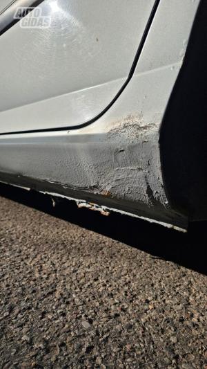 Zils Peugeot 407 2007 Viļņa, ar dzinēja tilpumu 2.00 L un nobraukumu 250 tūkst. km par 700 €, foto 22 vietnē AUTOMOTO.COM.LV