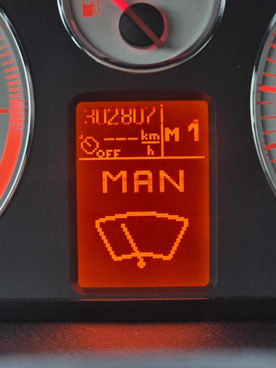 Zils Peugeot 407 2005 Tallina, ar dzinēja tilpumu 2.00 L un nobraukumu 303 tūkst. km par 900 €, foto 25 vietnē AUTOMOTO.COM.LV