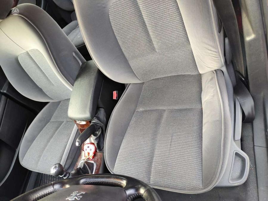 Brūns Peugeot 407 2007 Kuršėnai, ar dzinēja tilpumu 0.00 L un nobraukumu 355 tūkst. km par 750 €, foto 9 vietnē AUTOMOTO.COM.LV