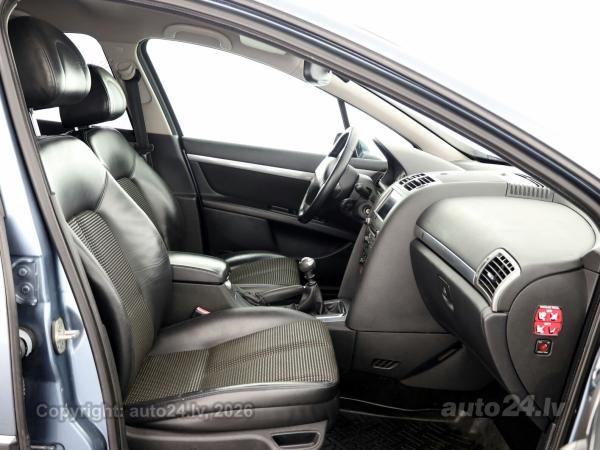 Pelēks Peugeot 407 2003 Tallina, ar dzinēja tilpumu 2.20 L un nobraukumu 203 tūkst. km par 999 €, foto 6 vietnē AUTOMOTO.COM.LV