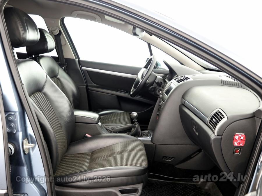 Pelēks Peugeot 407 2003 Tallina, ar dzinēja tilpumu 2.20 L un nobraukumu 203 tūkst. km par 999 €, foto 7 vietnē AUTOMOTO.COM.LV